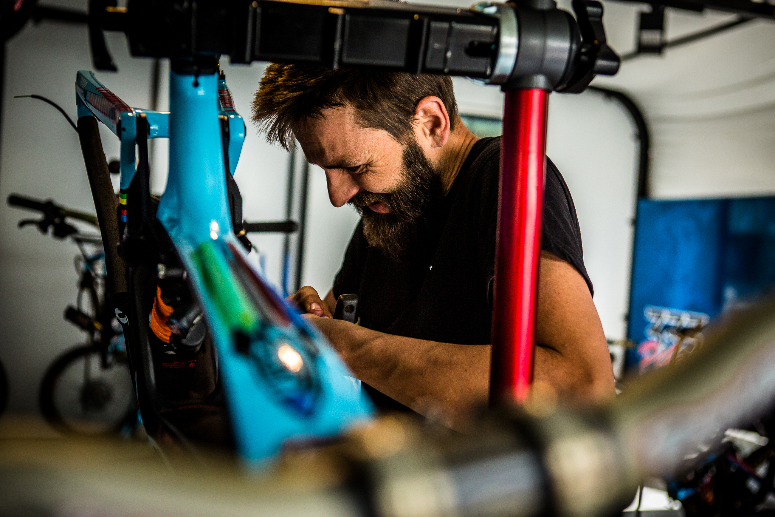 Danny's Mechanic Sweatin' the Details - PIT BITS - Val di Sole World ...