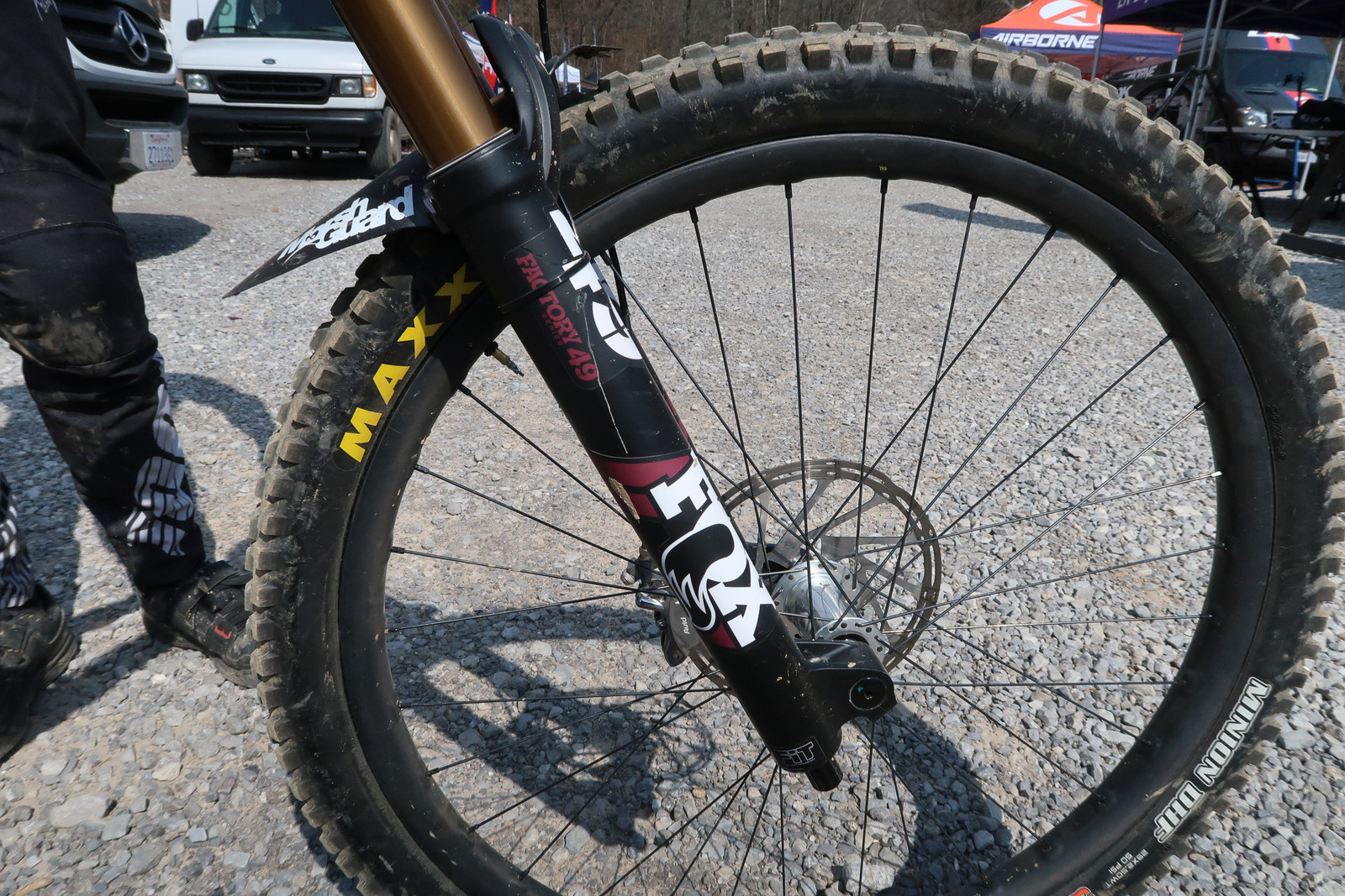 Kiran MacKinnon's FOX 49 - PIT BITS - Windrock Pro GRT - Mountain ...