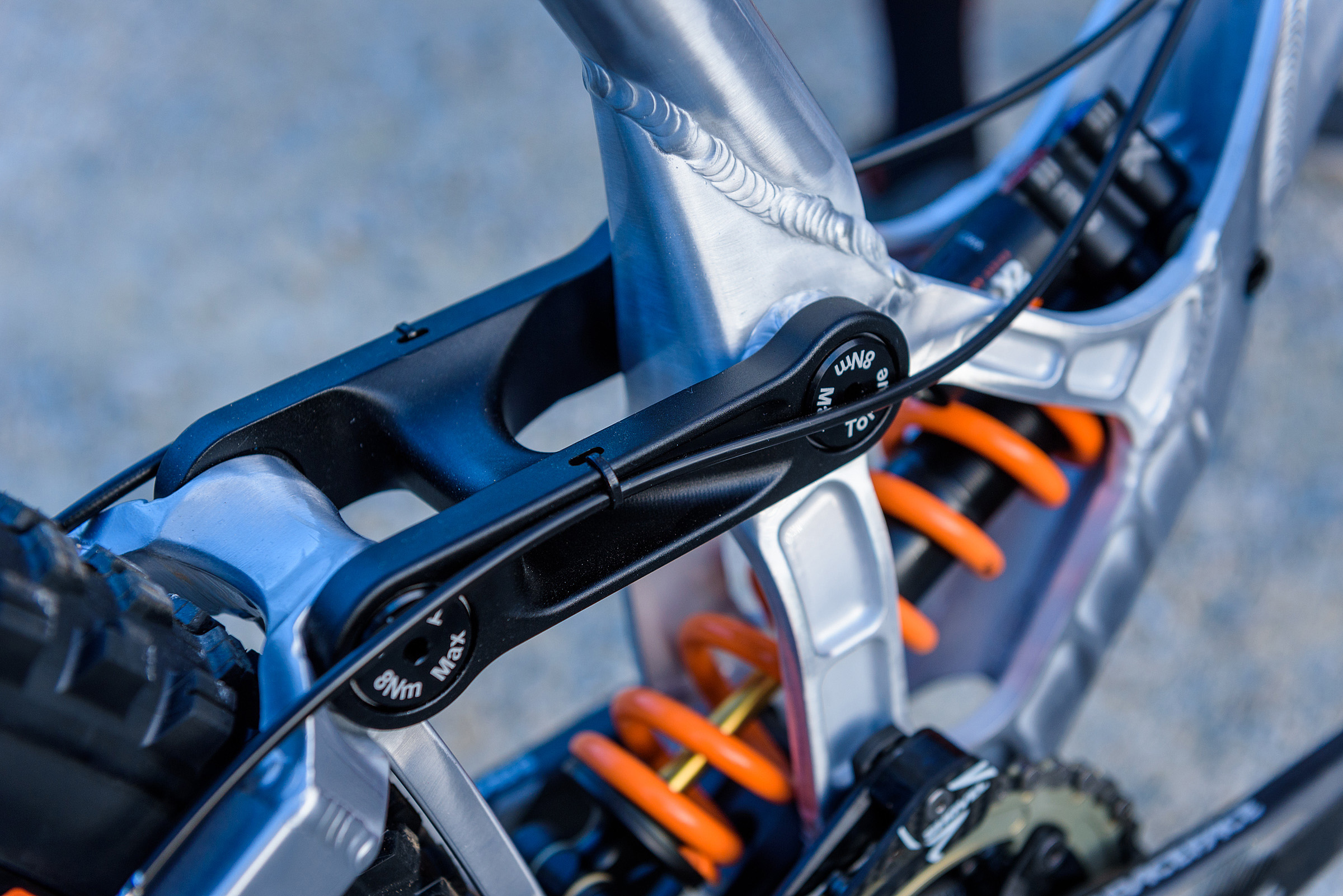 New Forged Linkage - New Banshee Legend 29er - Mountain Biking Pictures ...