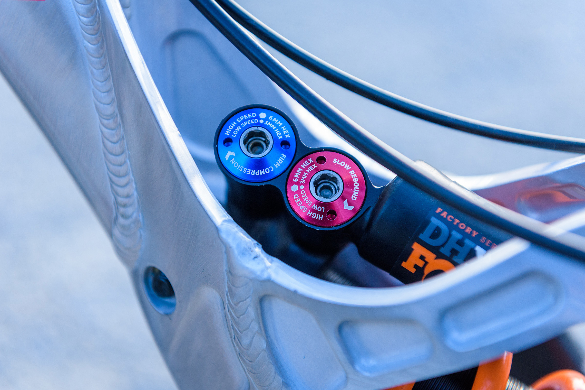 FOX DHX2 Adjusters Easily Accessed - New Banshee Legend 29er - Mountain ...