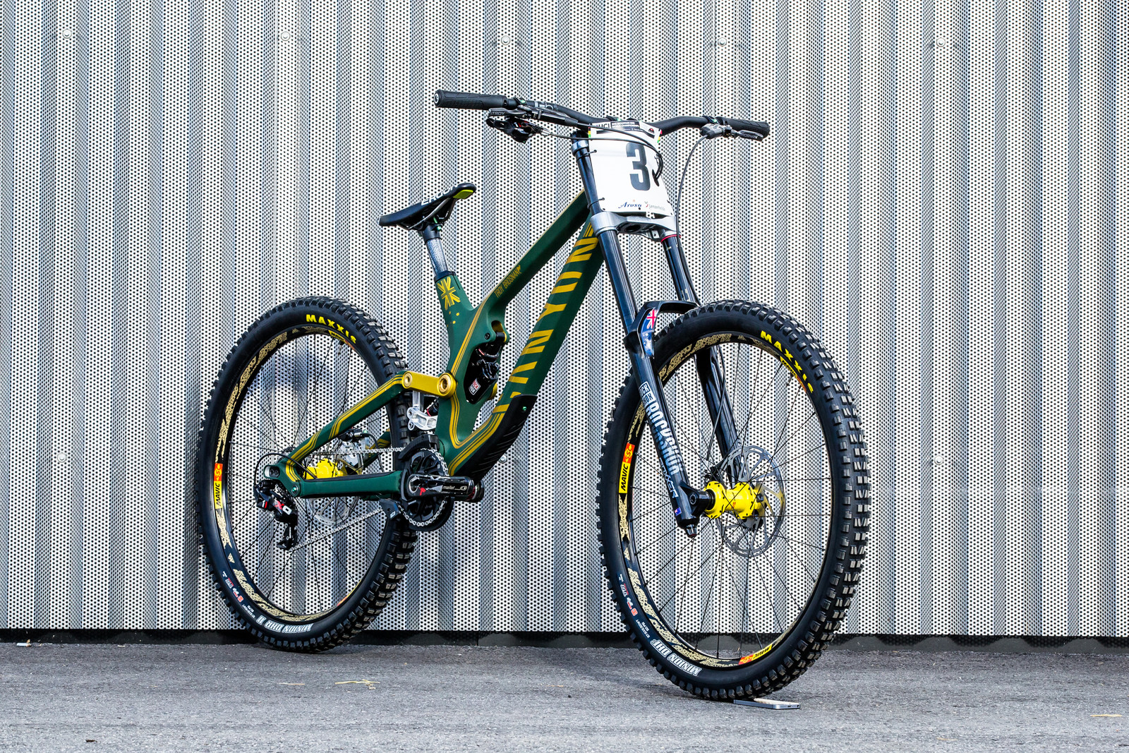 Troy Brosnan's Sender - WORLD CHAMPS BIKES - Canyon Factory Racing ...