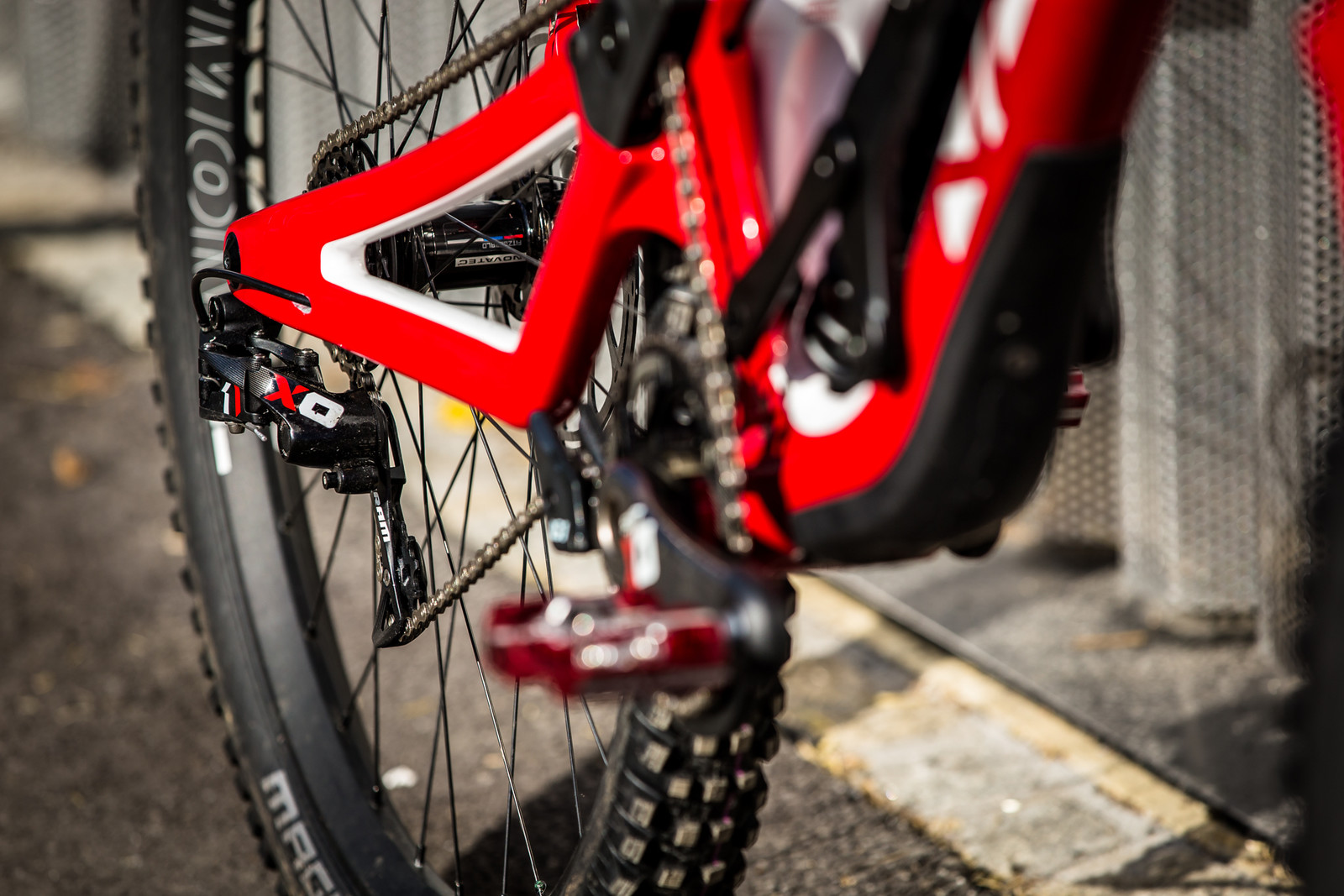 X0 DH Drivetrain - WORLD CHAMPS BIKES - Sam Blenkinsop and Henry ...