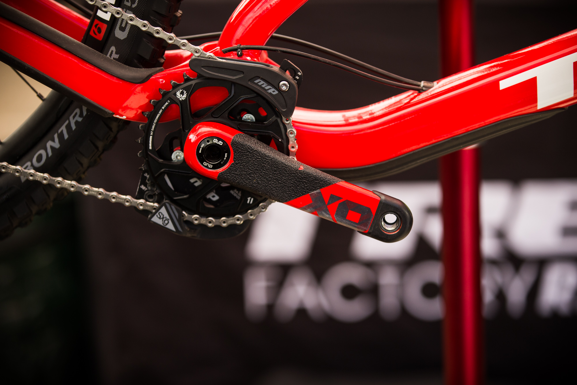 Trek Factory Racing with Some Red SRAM X0 DH Cranks - PIT BITS - iXS ...