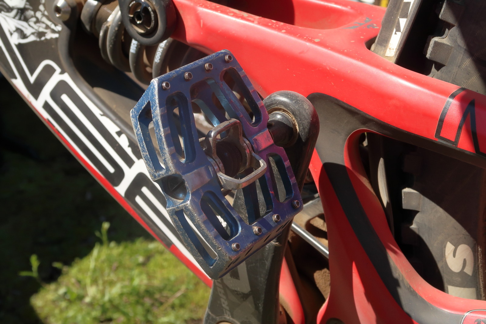 JD's Old World Champs Pedals - PIT BITS - Tamarack Pro GRT / NW Cup - Mountain Biking Pictures ...
