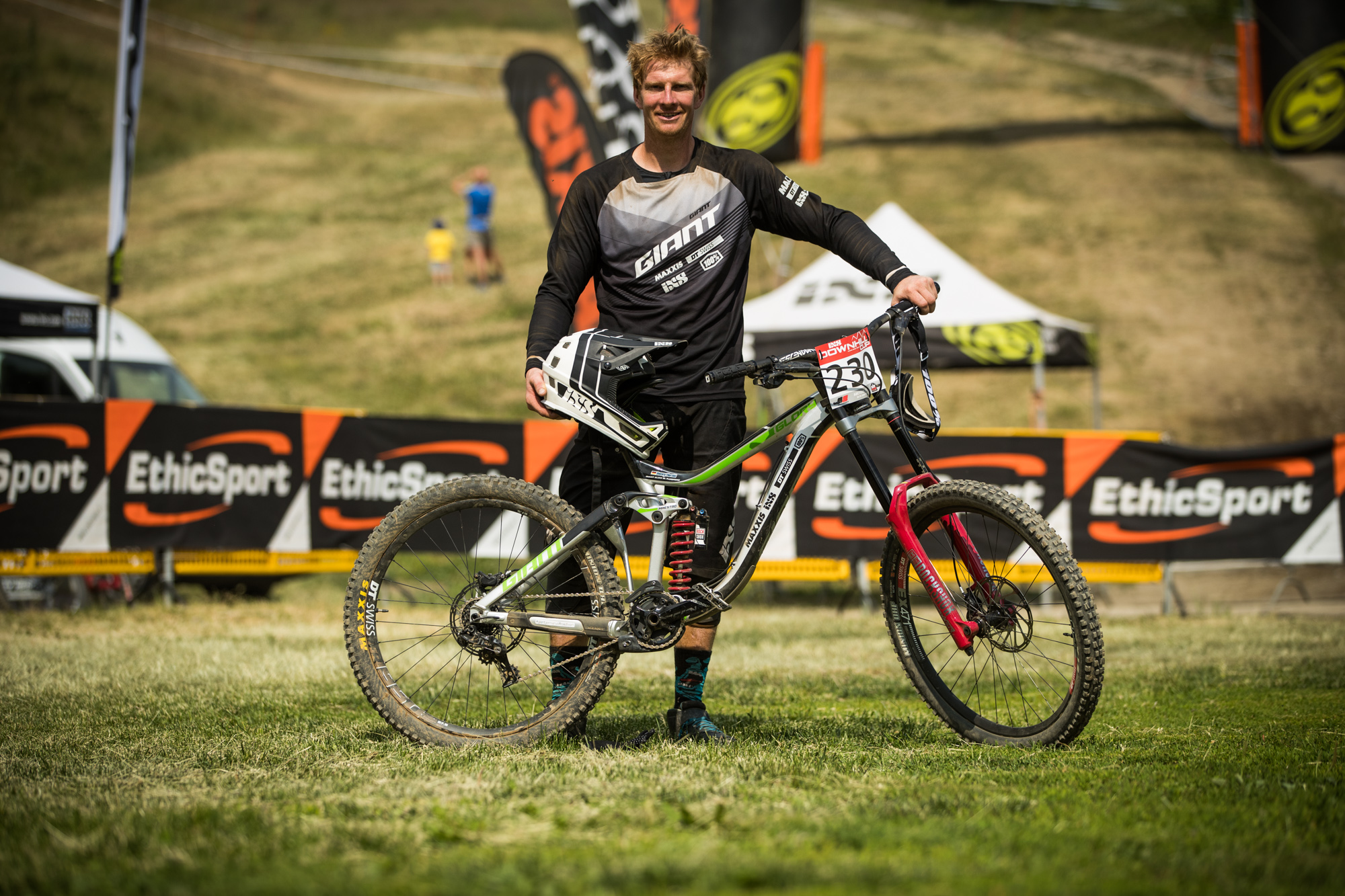 Masters winner Benjamin Herold and his Giant Glory - 25 Downhill Bikes - iXS DH Cup #3 - Abetone ...