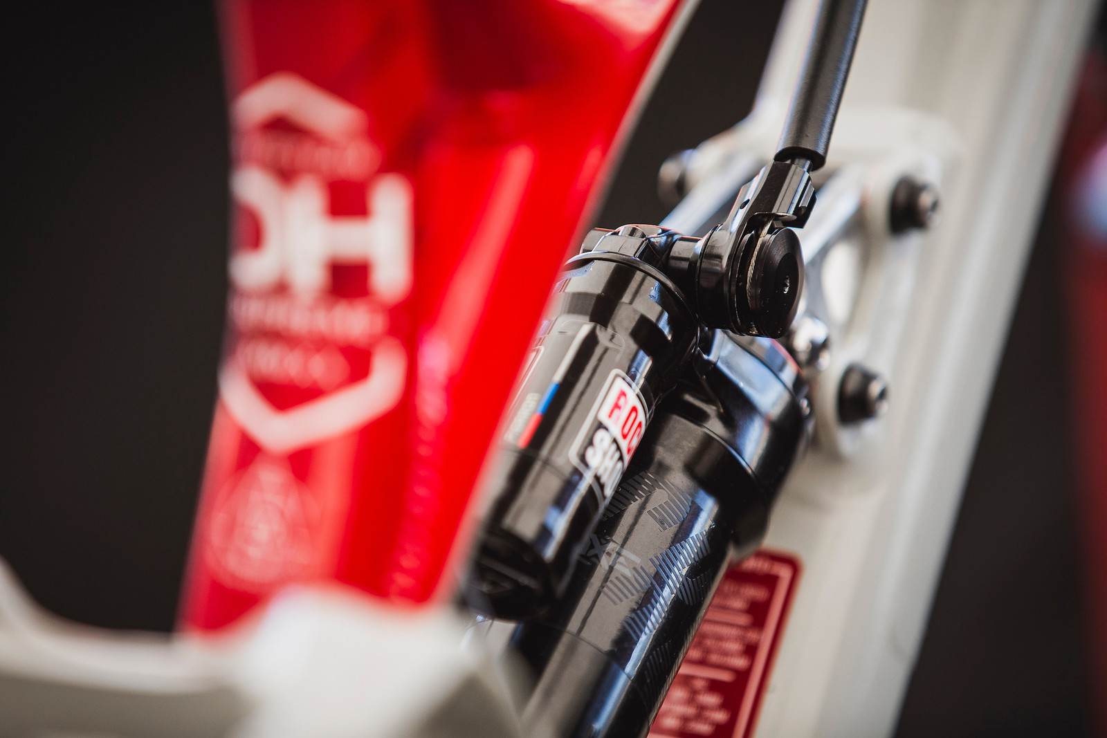 RockShox Remote Lockout - PIT BITS - ANDORRA WORLD CUP DOWNHILL ...