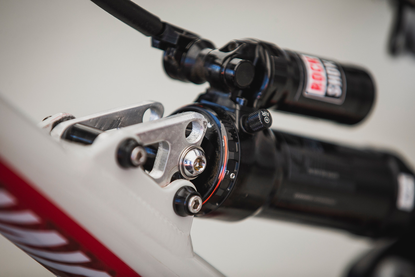 Commencal with RockShox remote lockout and adjustable shock mount - PIT ...