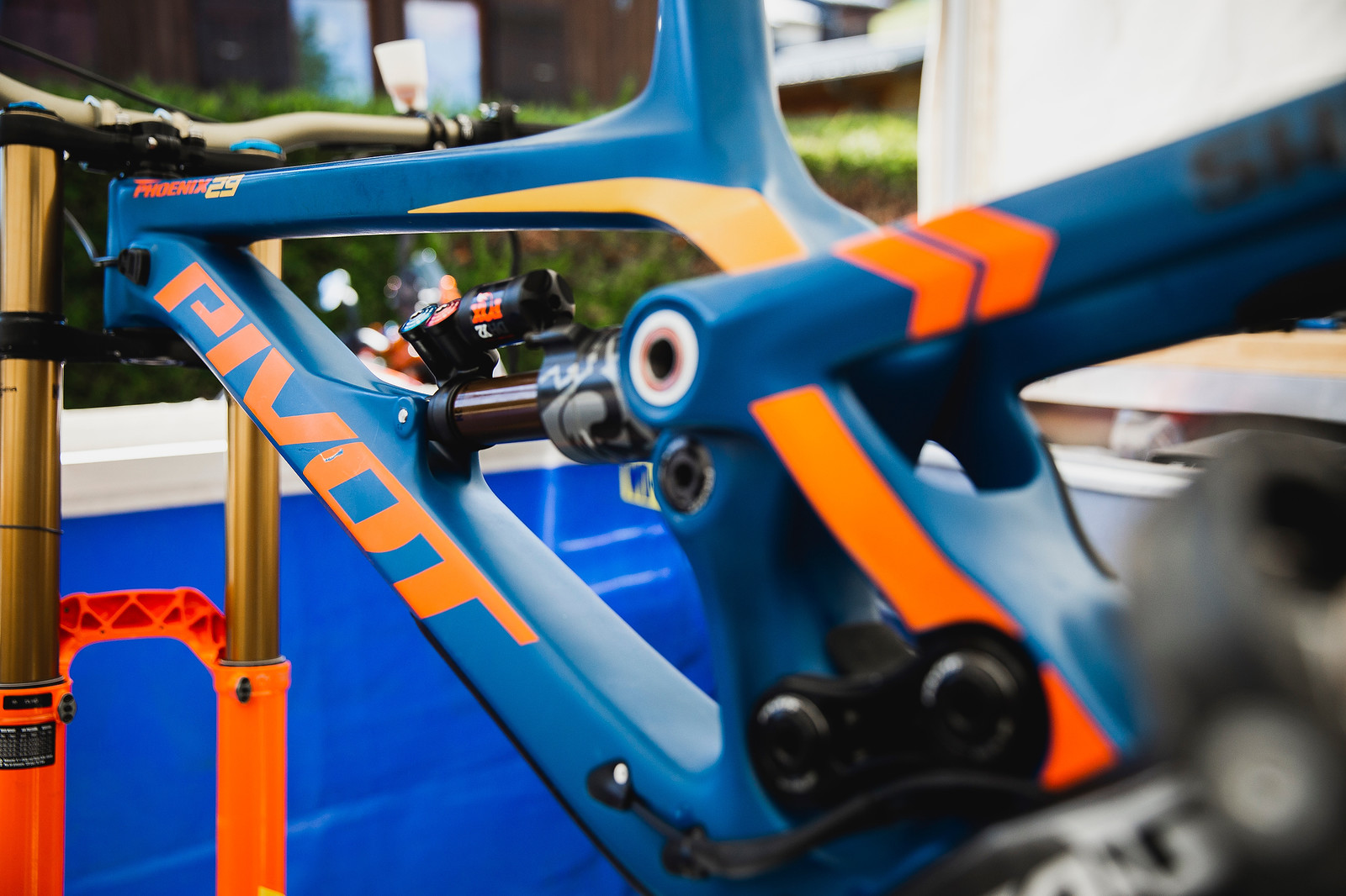 Pivot Phoenix 29 - PIT BITS - 2019 Les Gets World Cup DH, France ...