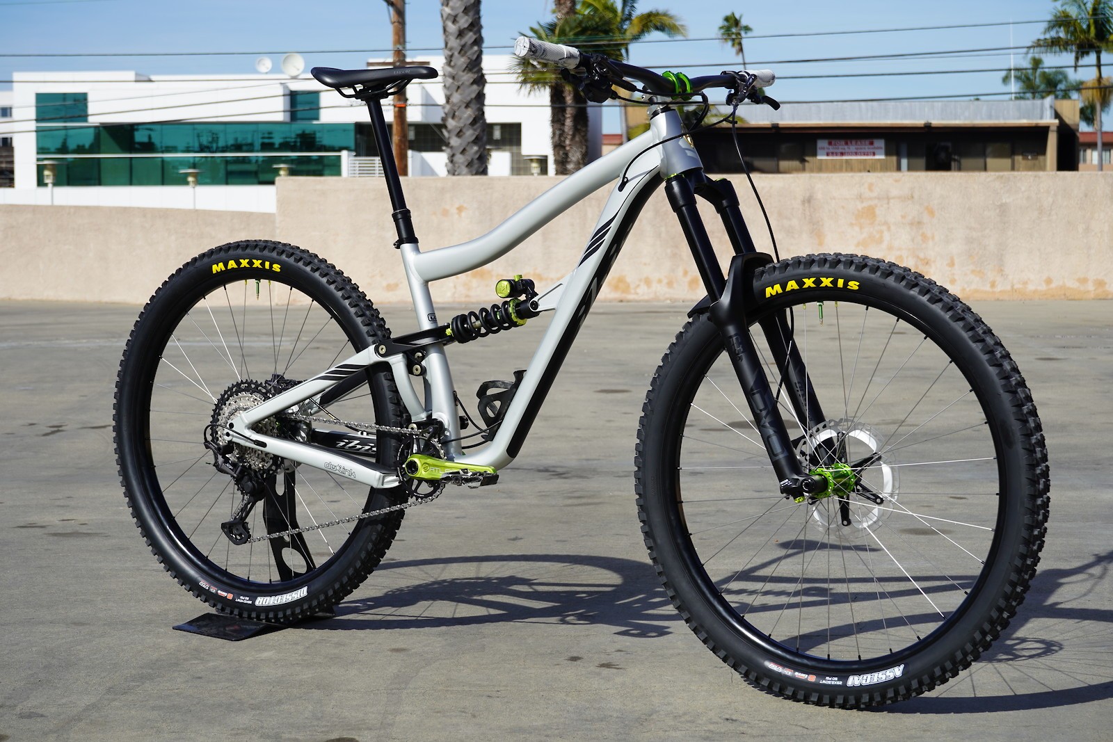 Pro Bike Supply's Ibis Ripmo AF - Epic IBIS Bike Builds from Vital ...