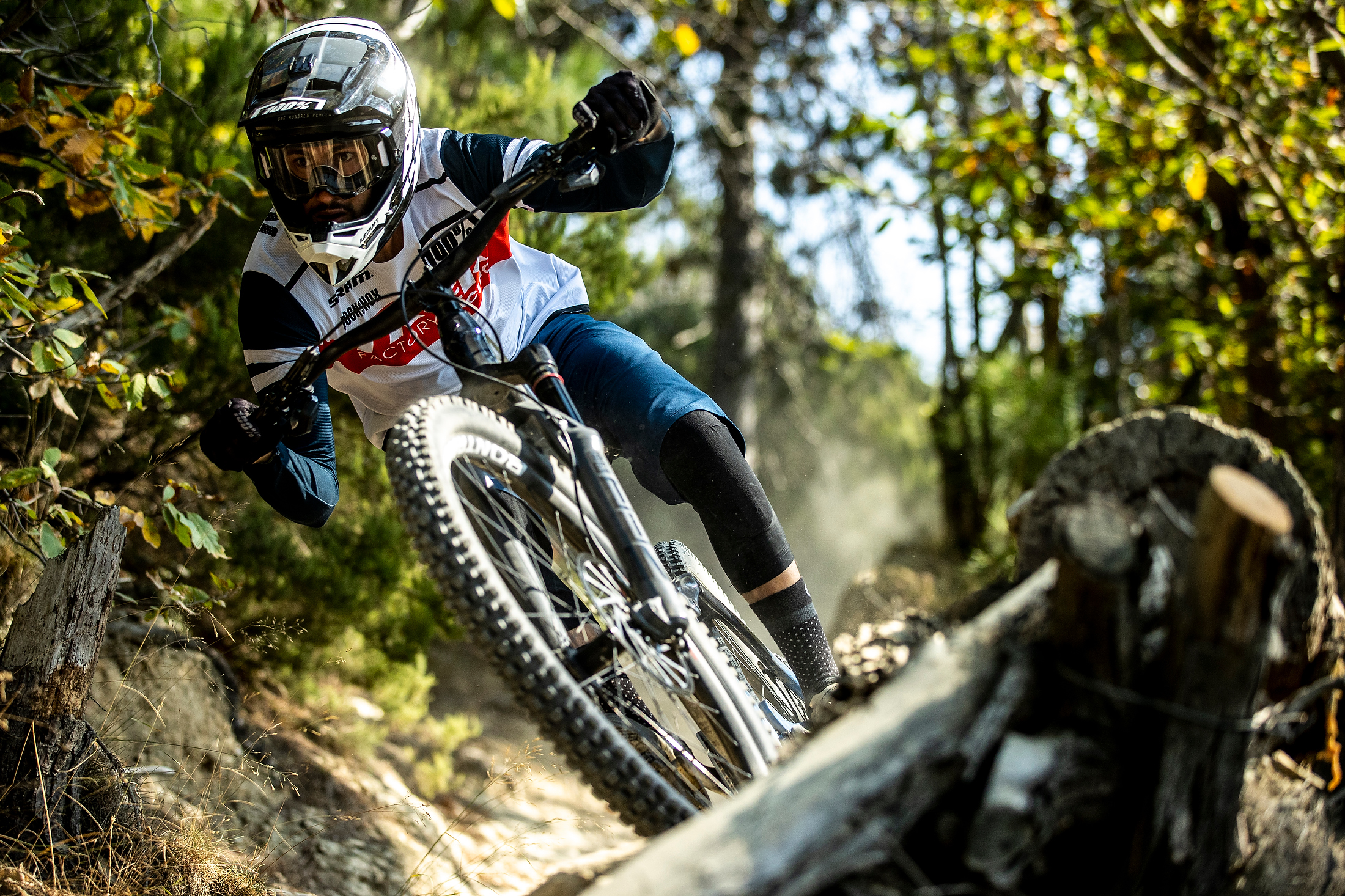 Flo-bending - 2020 Enduro World Series Recon - Pietra Ligure, Italy ...