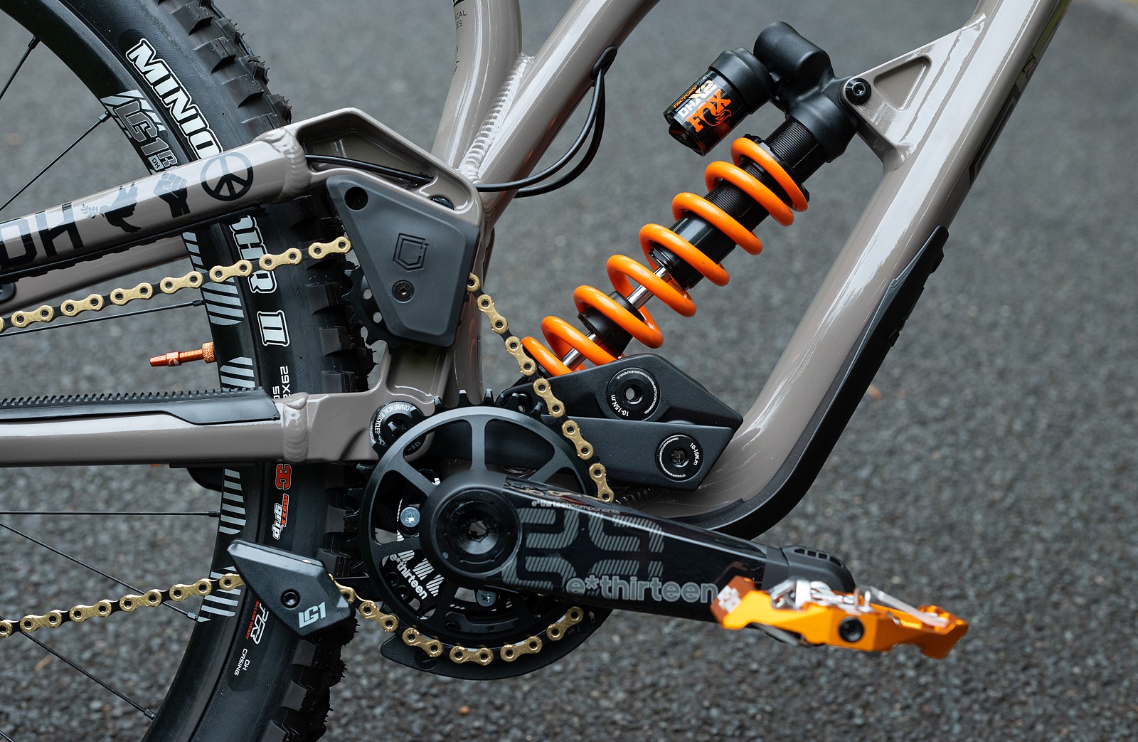 High Pivot Goodness - WORLD CHAMPS BIKE - Commencal / 100% - Mountain ...