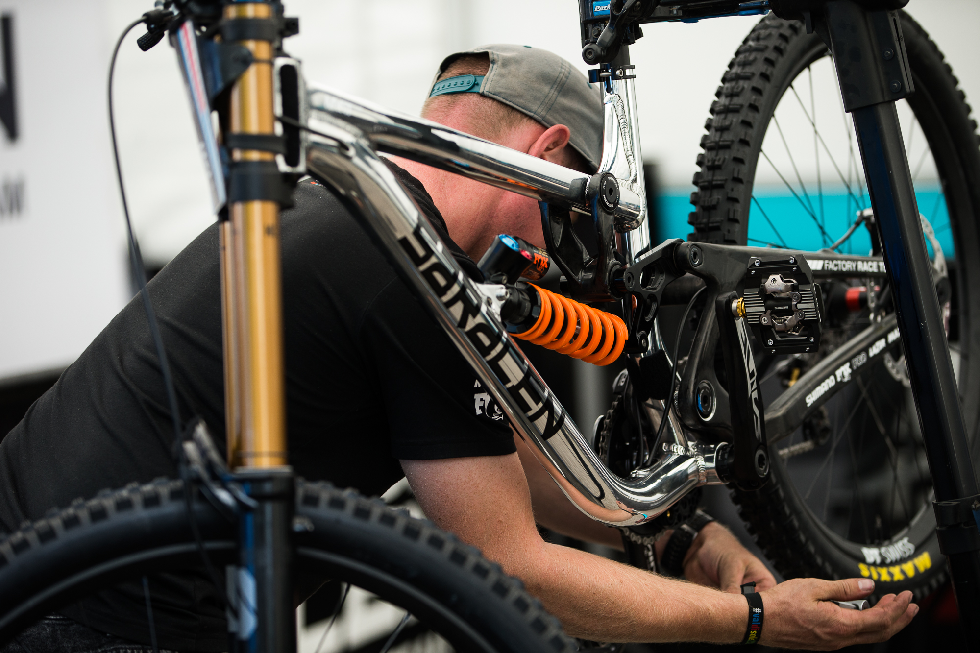 Shiny Saracen Stuff - Matt Walker's Myst - PIT BITS 3 - 2021 WORLD CHAMPS - Mountain Biking ...