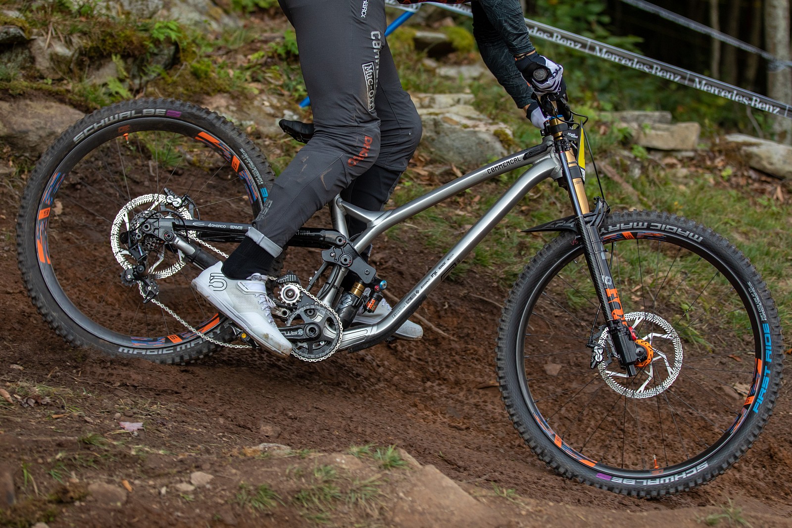 Commencal Surpeme Prototype - G-Out Project - Snowshoe World Cup ...