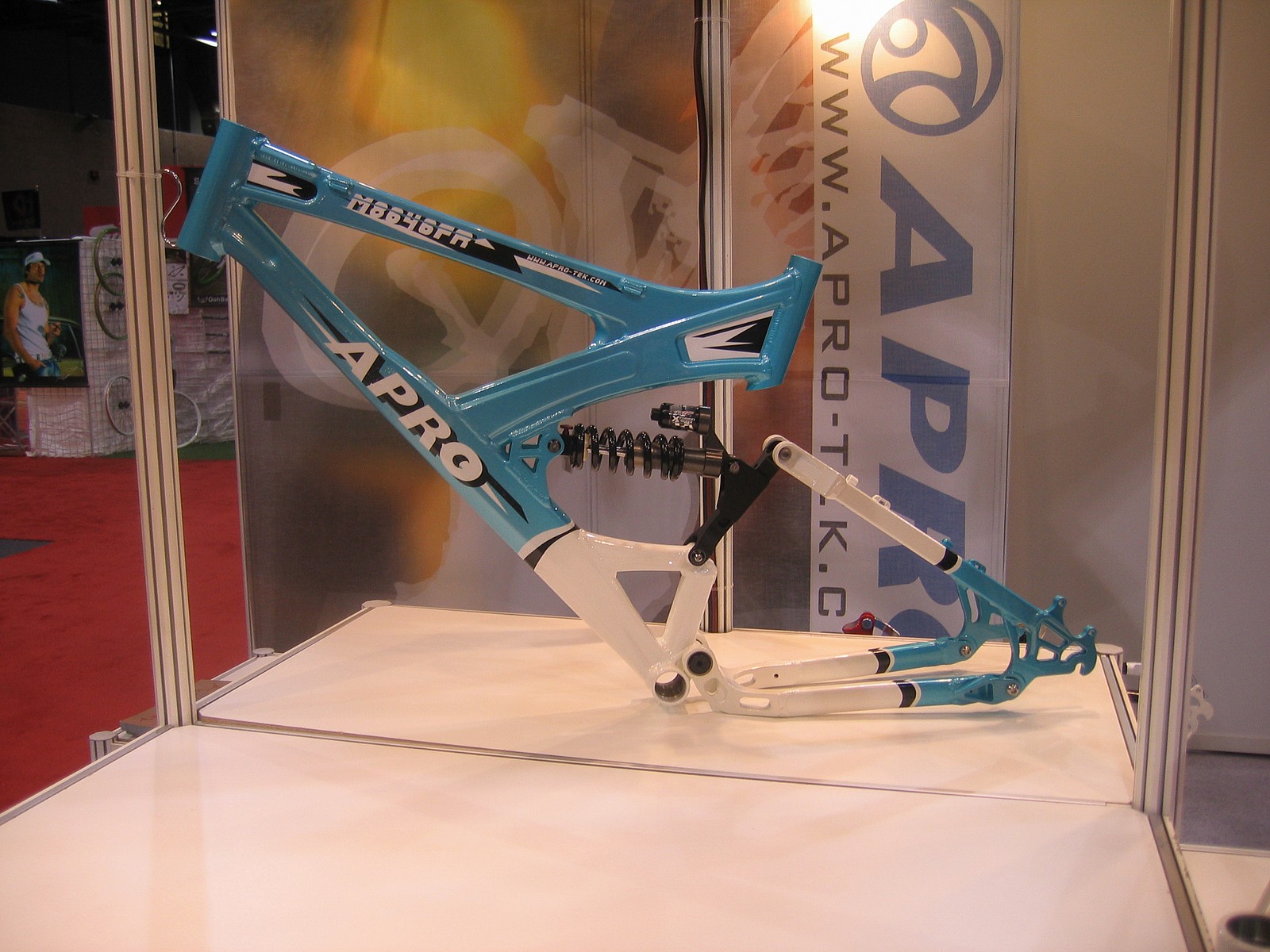 APRO DH Frame - INTERBIKE 2005 Throwback - Mountain Biking Pictures ...