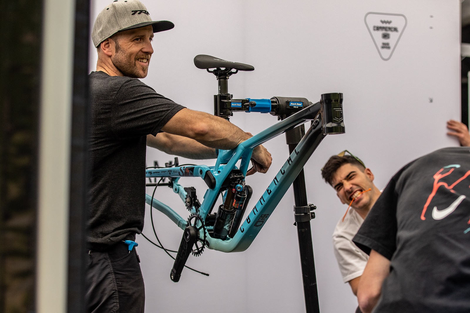 Angel Suarez loving his Commencal Supreme DH V5 - PIT BITS 1 - Lourdes ...