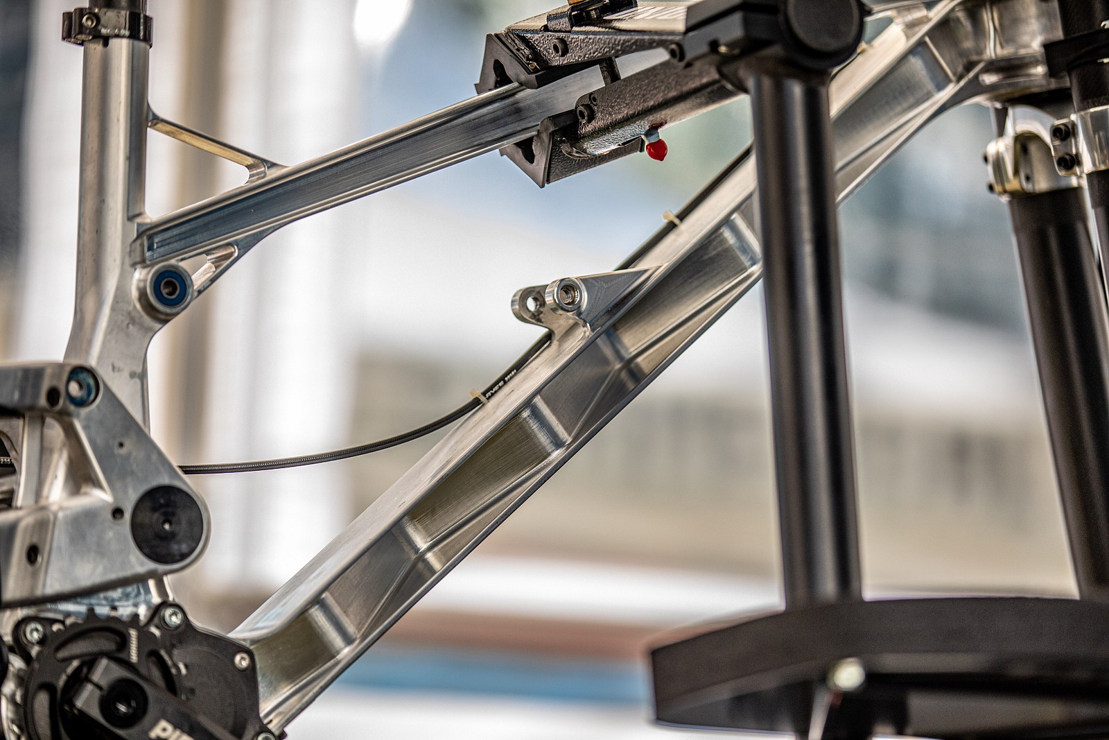 Gamux Prototype - PIT BITS 3 - Lourdes World Cup Downhill - Mountain ...