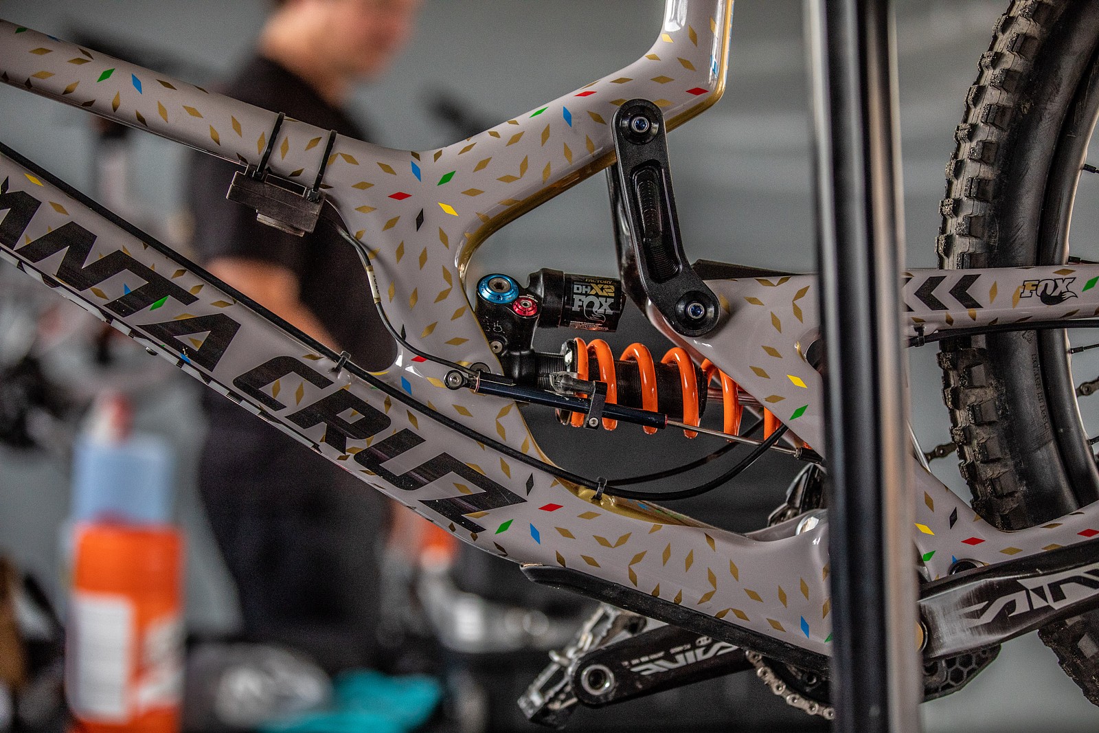Greg Minnaar's V10 - PIT BITS - Mont-Sainte-Anne World Cup Downhill - Mountain Biking Pictures ...