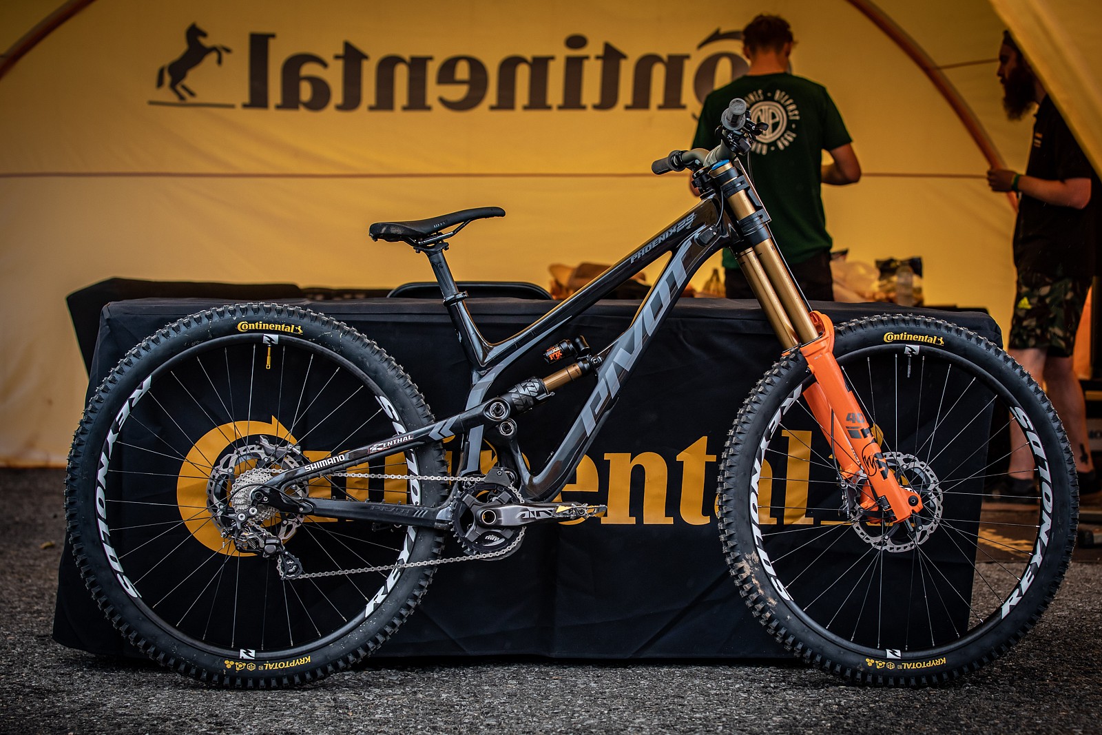 Bernard Kerr's Phoenix - PIT BITS - Mont-Sainte-Anne World Cup Downhill - Mountain Biking ...