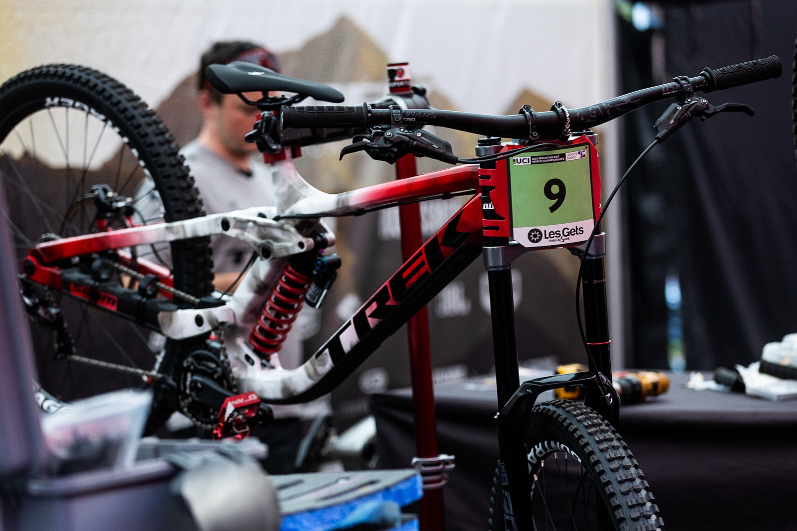 Runnin' red - PIT BITS - World Champs 1 - Mountain Biking Pictures ...