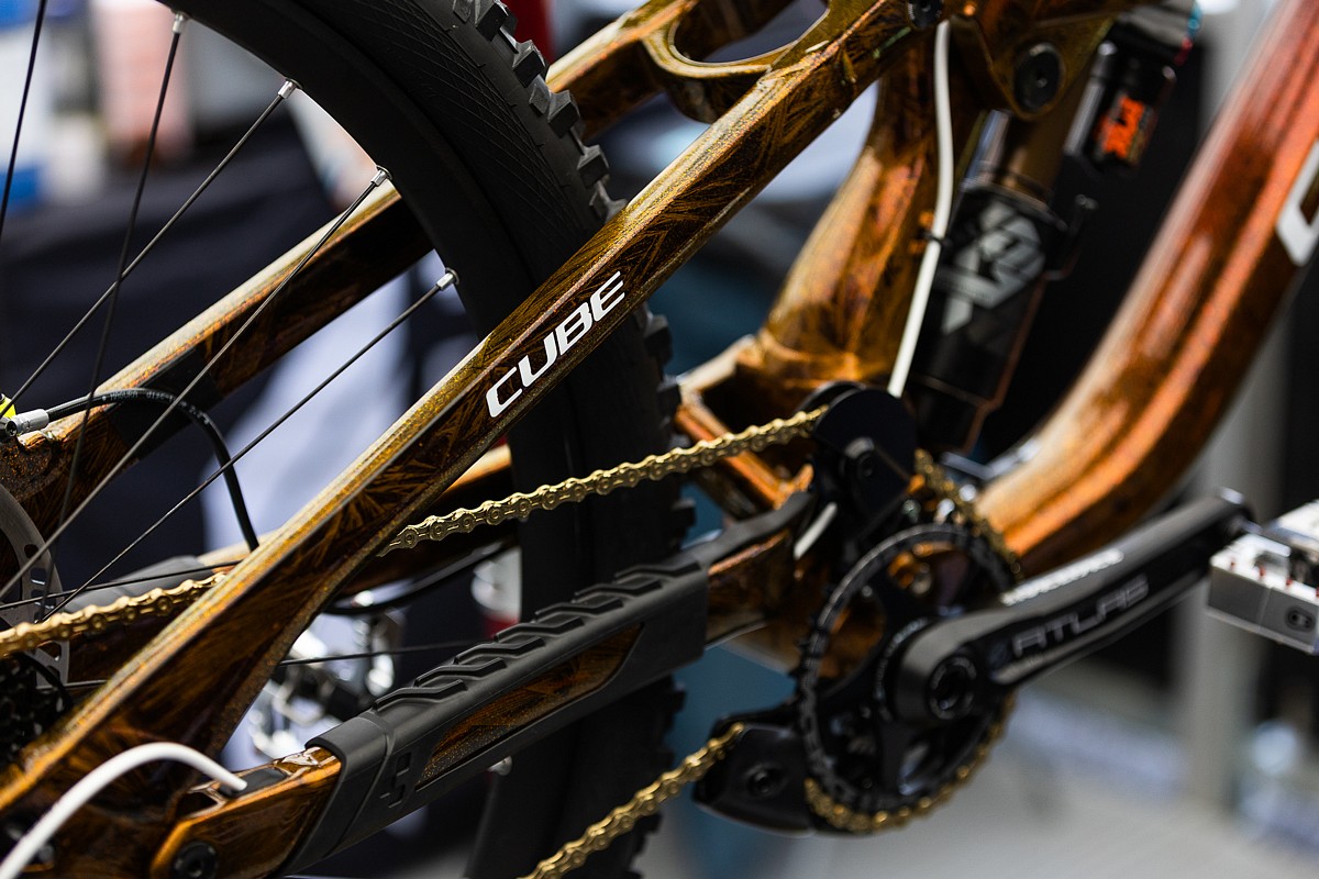 Max Bling - PIT BITS - World Champs 1 - Mountain Biking Pictures ...