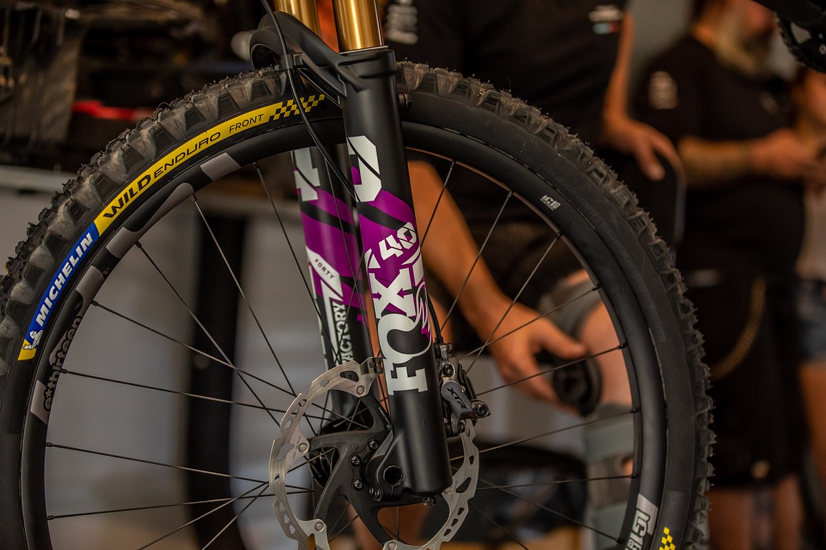 Eleonora Farina's custom-painted Mondraker - PIT BITS - World Champs 2 ...