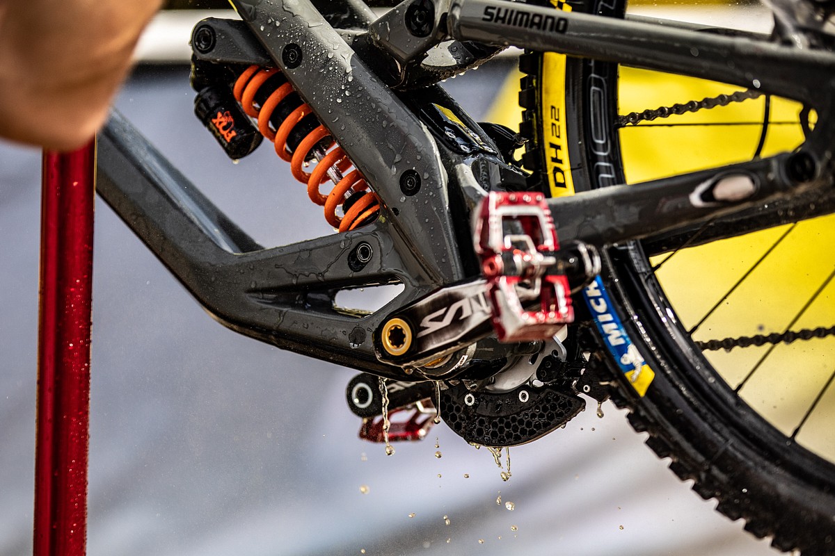 Ethan Craik's GT Fury post-shower - PIT BITS - World Champs 2 ...