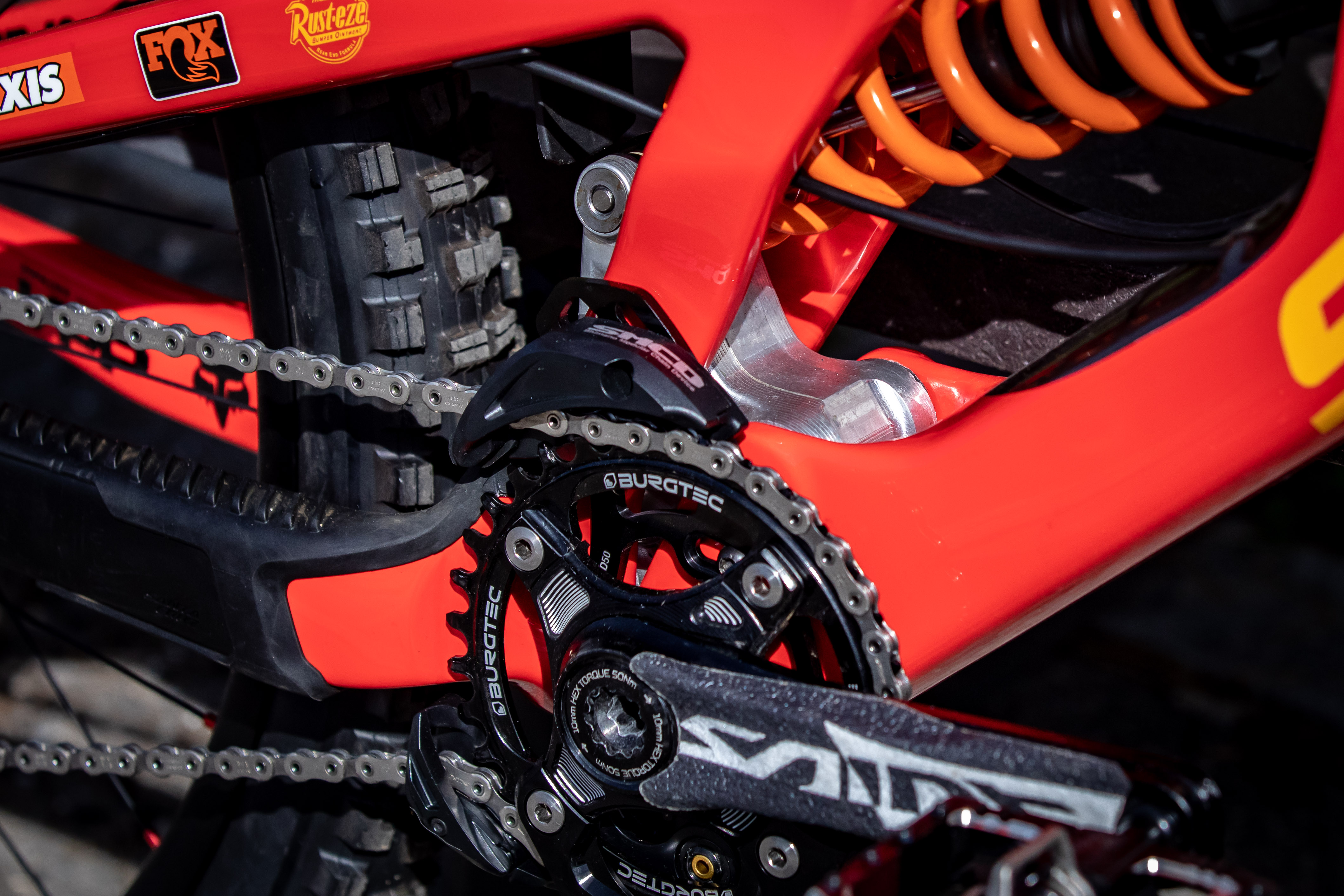 Laurie Greenlands custom-painted V10 - PIT BITS - World Champs 2 ...