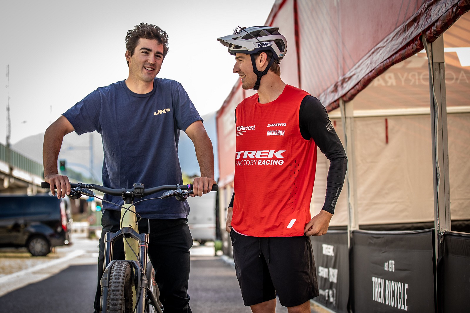 Luca Shaw and Reece Wilson - PIT BITS - Val di Sole World Cup Downhill ...