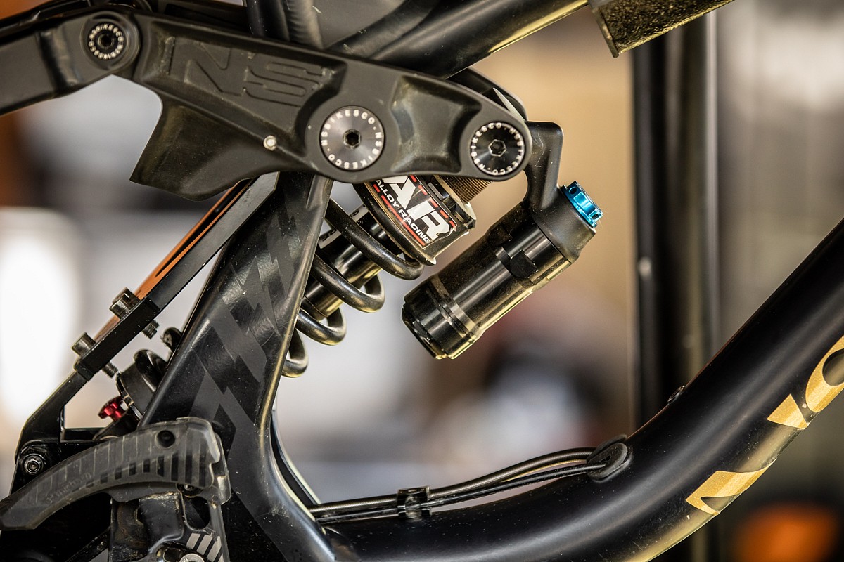 Kye A'hearn's NS FUZZ - PIT BITS - Val di Sole World Cup Downhill ...