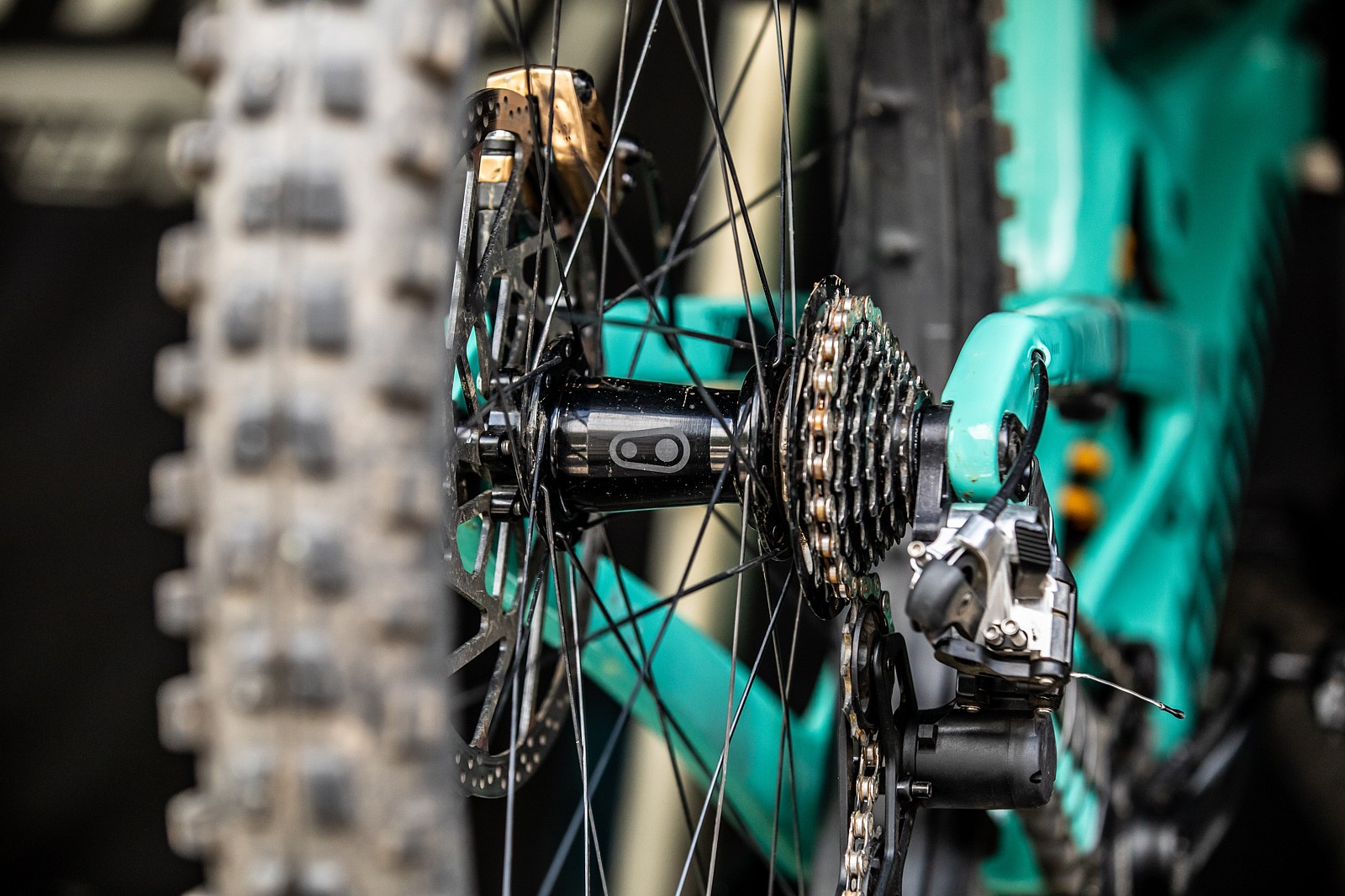 Phil Atwill's Ohlins tuned Propain Rage - PIT BITS - Val di Sole World ...