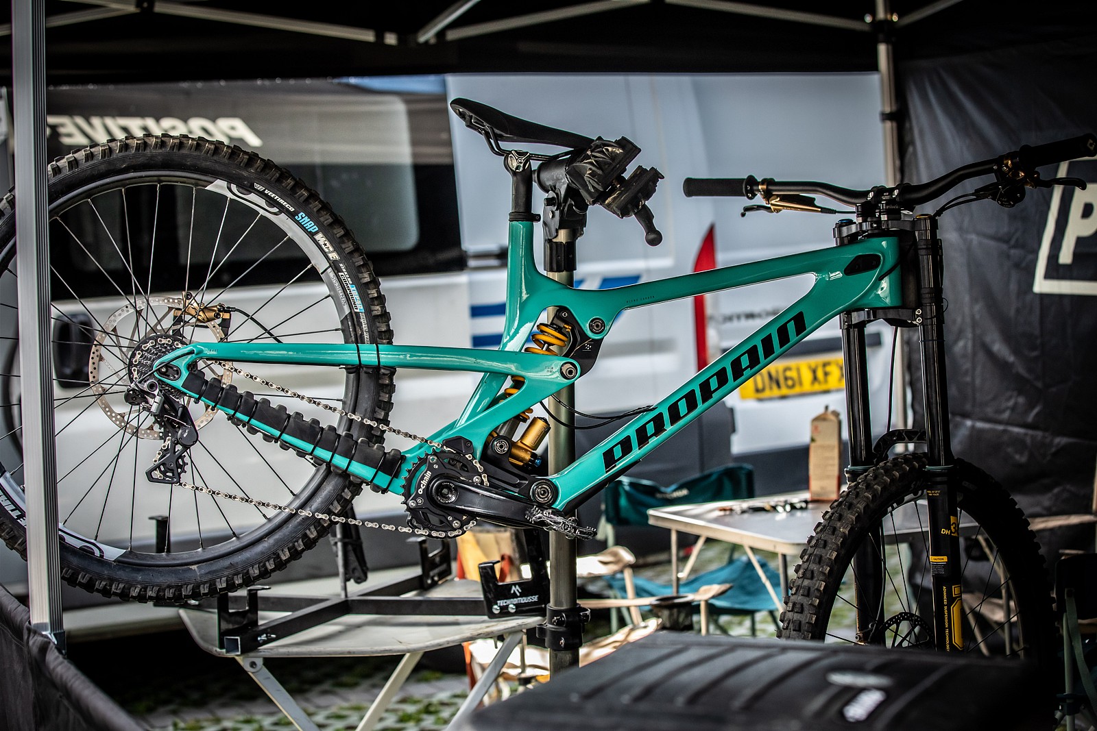 Phil Atwill's Ohlins tuned Propain Rage - PIT BITS - Val di Sole World ...