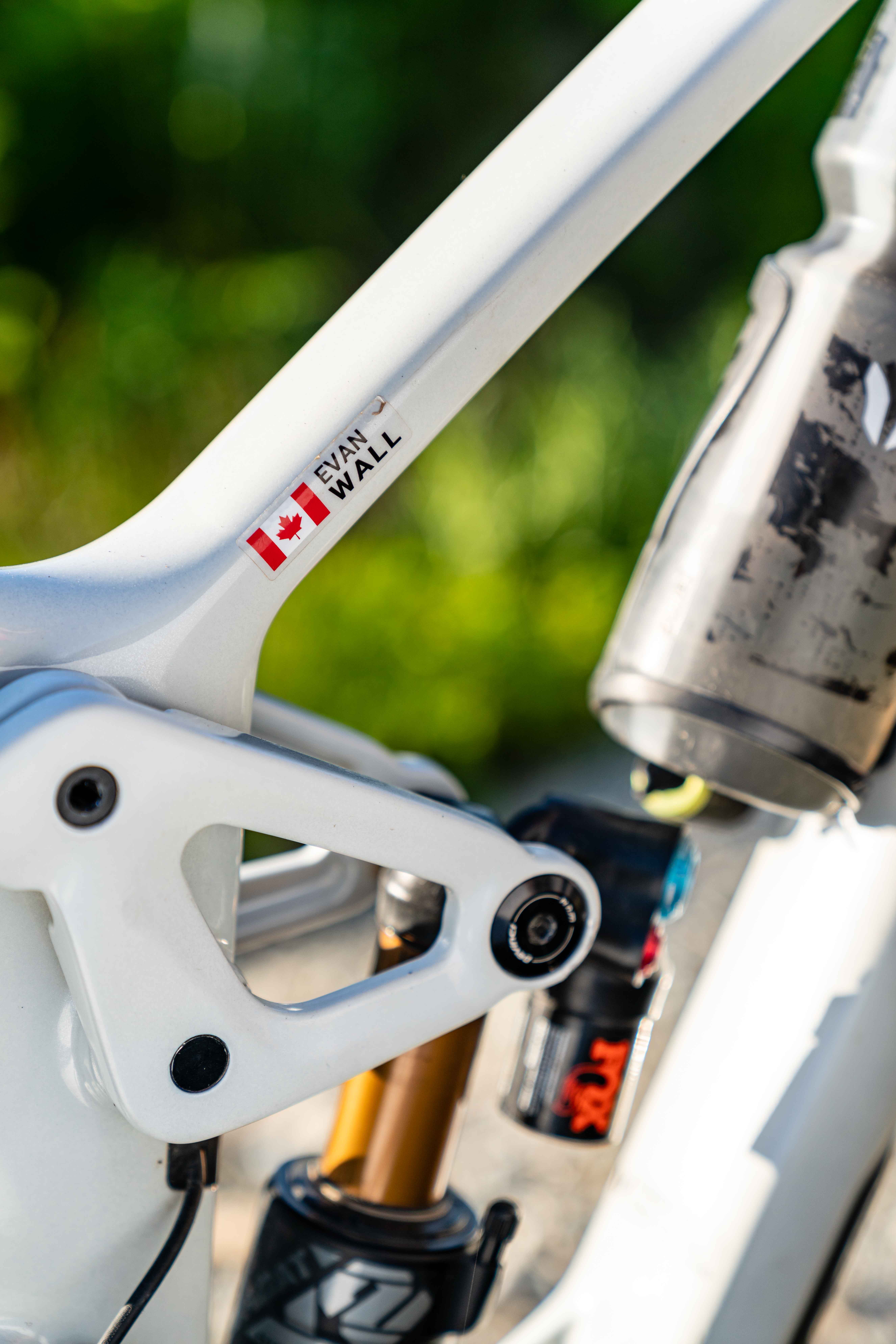 Evan Wall's Devinci Spartan HP - Pro Bike: Evan Wall's Devinci Spartan ...