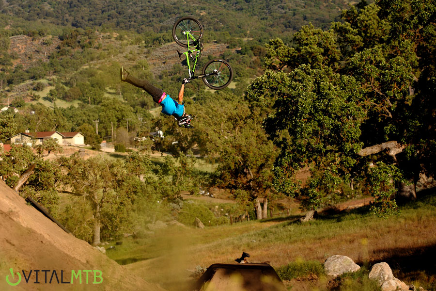 Mike Montgomery Superman Backflip - Woodward West Mega-Session ...