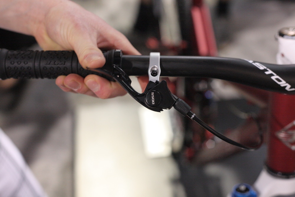 Fox DOSS Adjustable Seatpost Shifter - Interbike Day 5 Gallery ...