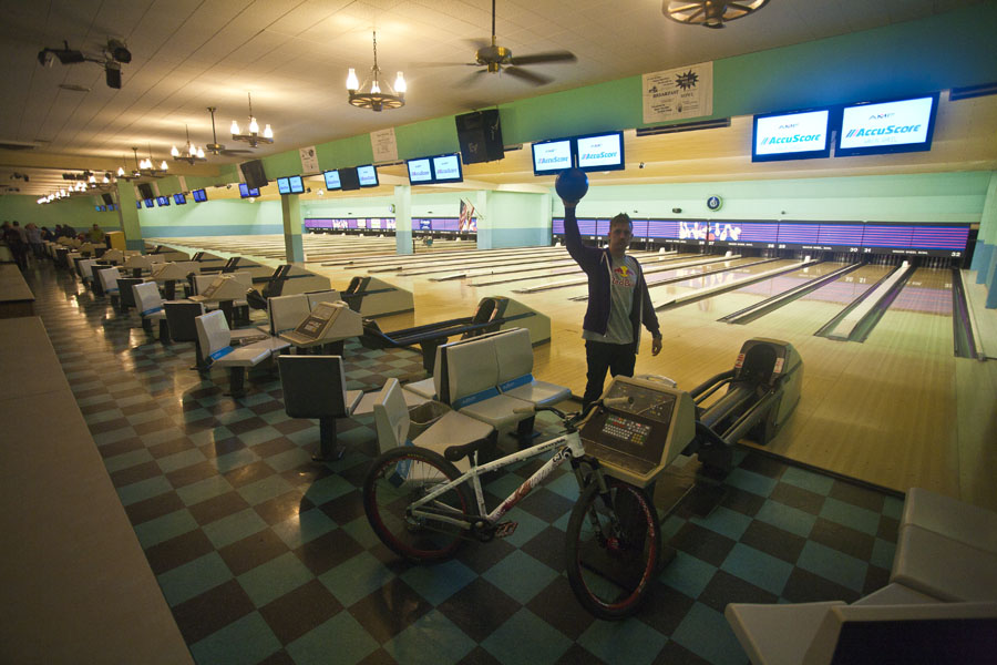 Aaron Chase at Wagon Wheel Lanes - Aaron Chase Bike Check - Mountain Biking Pictures - Vital MTB