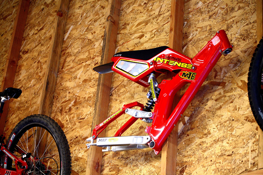 Another idea...The Intense M16 - Prototype Intense 2951 29er Downhill ...
