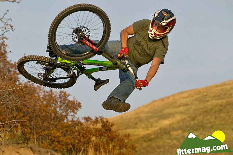 Lars taking off a lazy foot - 10 Days in Utah - Mountain Biking ...