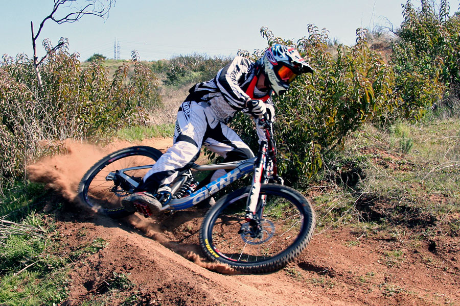 Lettin' her drift - Giant/HBG Team Bike Check - Mountain Biking ...