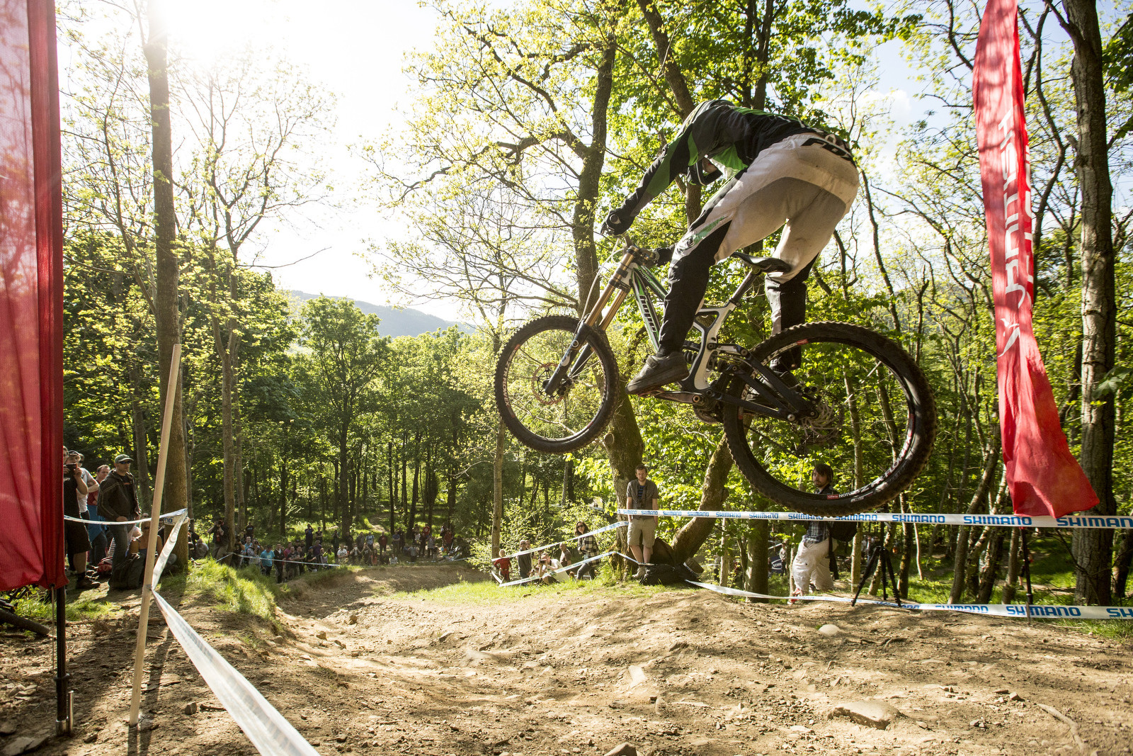 Adam Brayton Gas to Flat at Innerleithen with Bonus Dirt Video - Sven ...