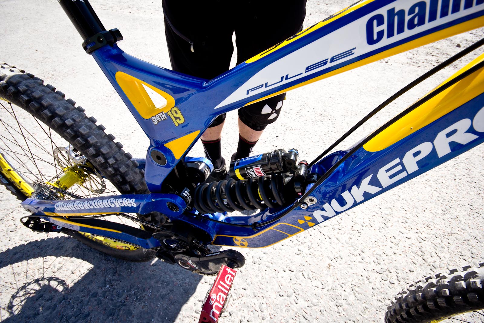 Joe Smith's Clean Nukeproof Pulse Graphics - 24 Pro DH BIkes from Fort ...