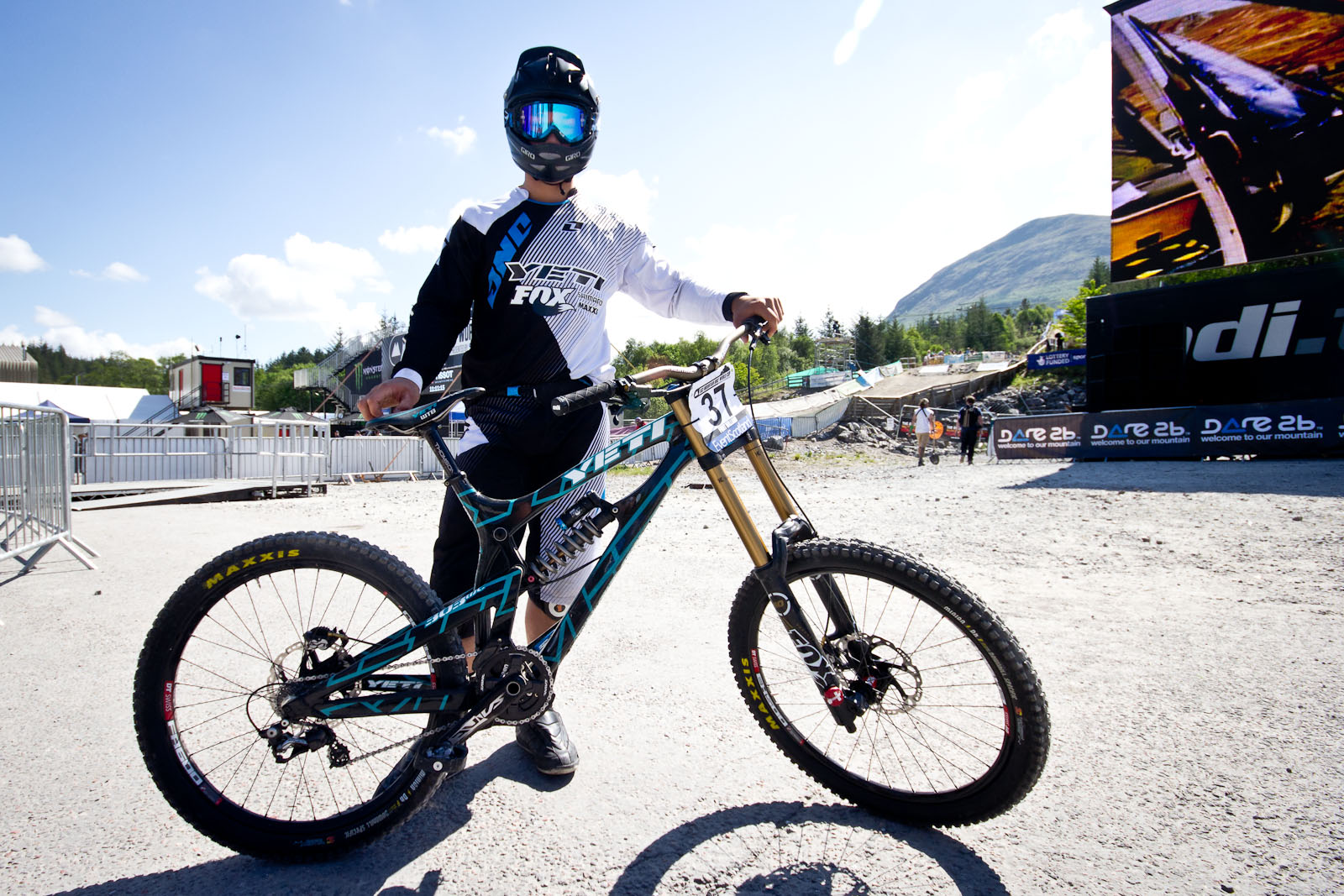 Richie Rude's Yeti 303WC - 24 Pro DH BIkes from Fort William World Cup ...