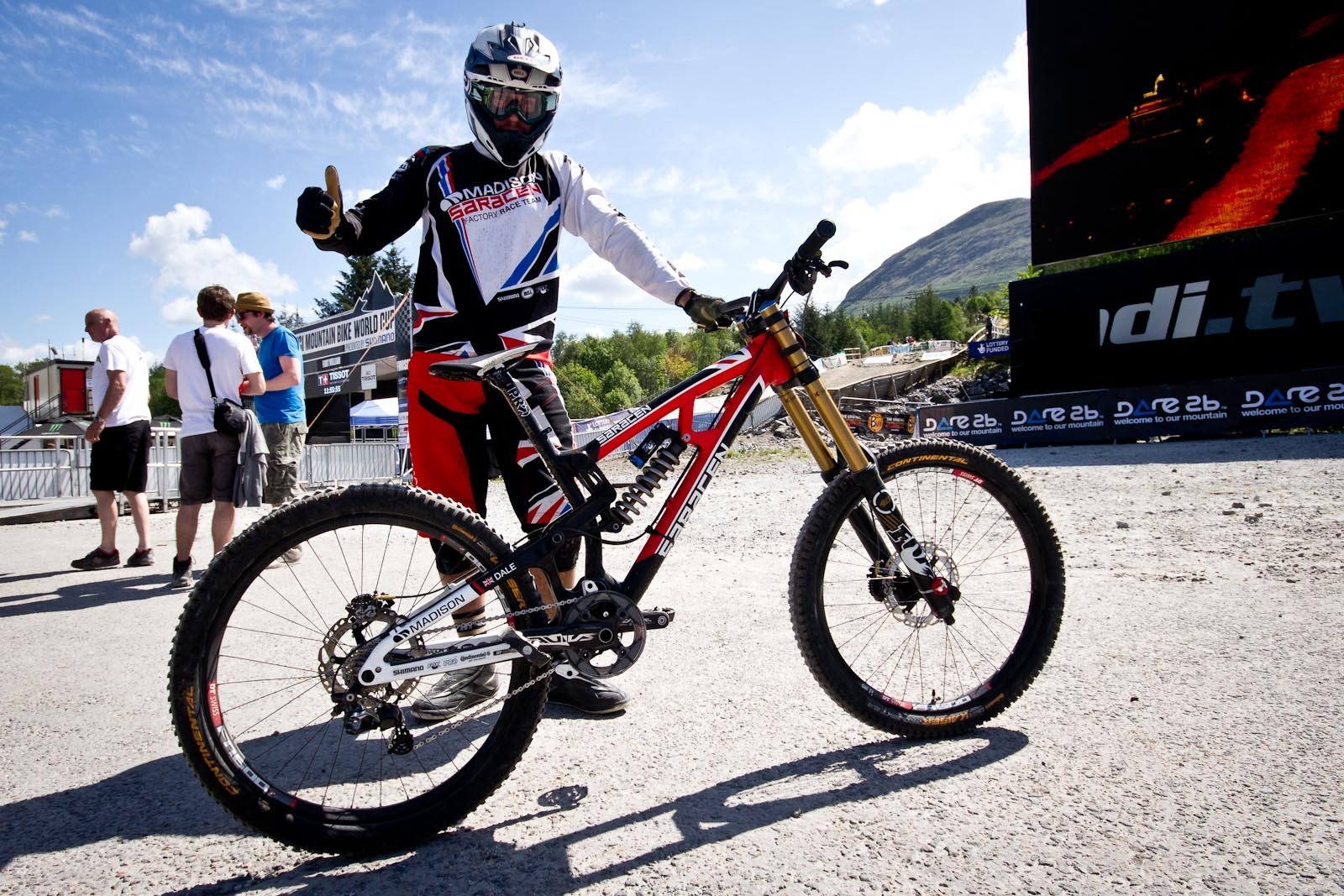 Sam Dale's Madison Saracen Myst - 24 Pro DH BIkes from Fort William ...
