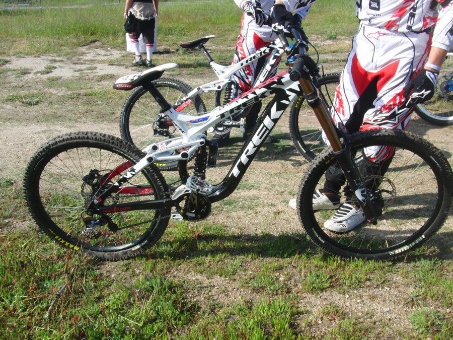 Justin Leov's TWR Session 88 - Sea Otter Classic DH Bikes - Mountain ...