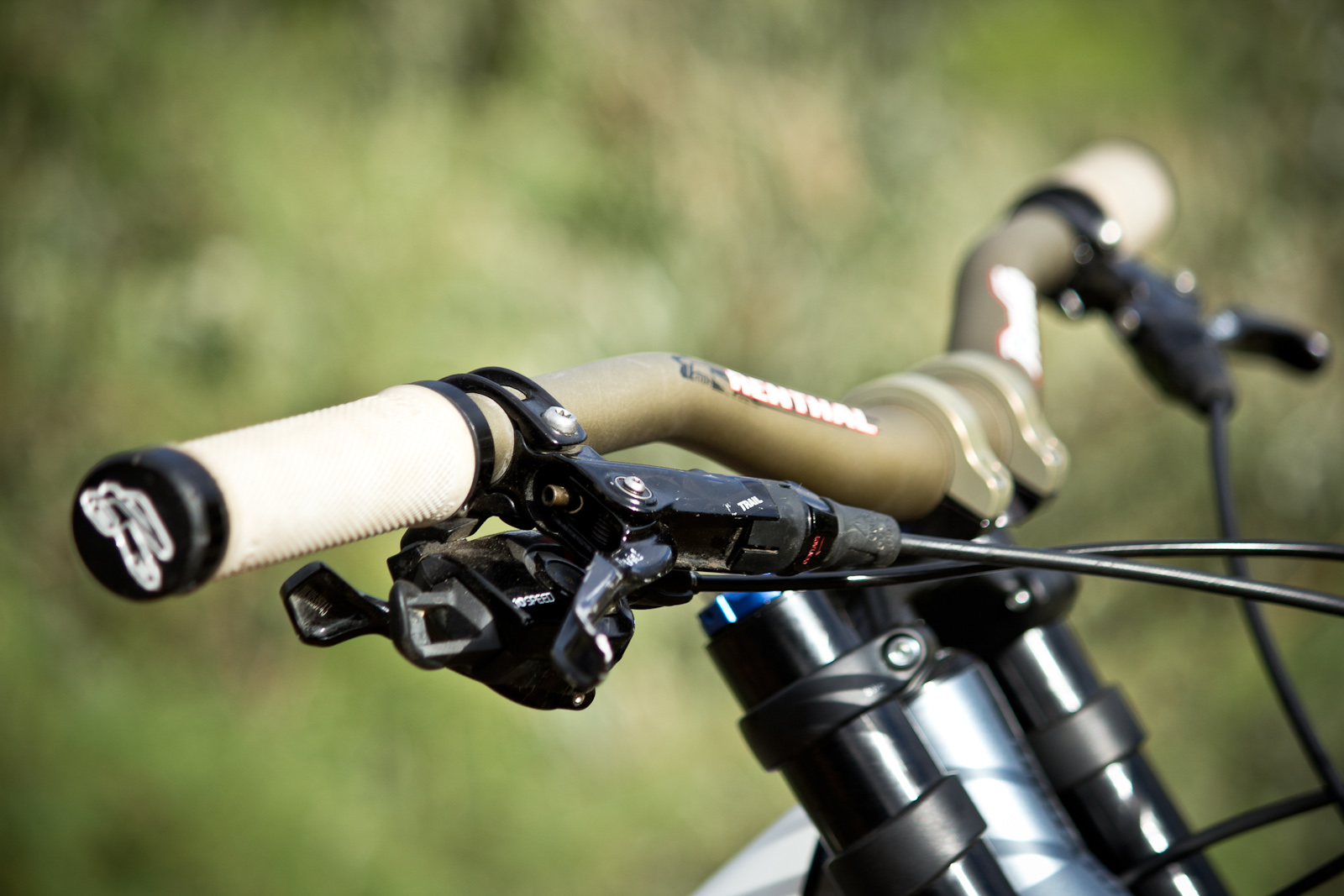 Renthal Cockpit - Rampage Pro Bike: Yannick Granieri's Polygon Collosus ...