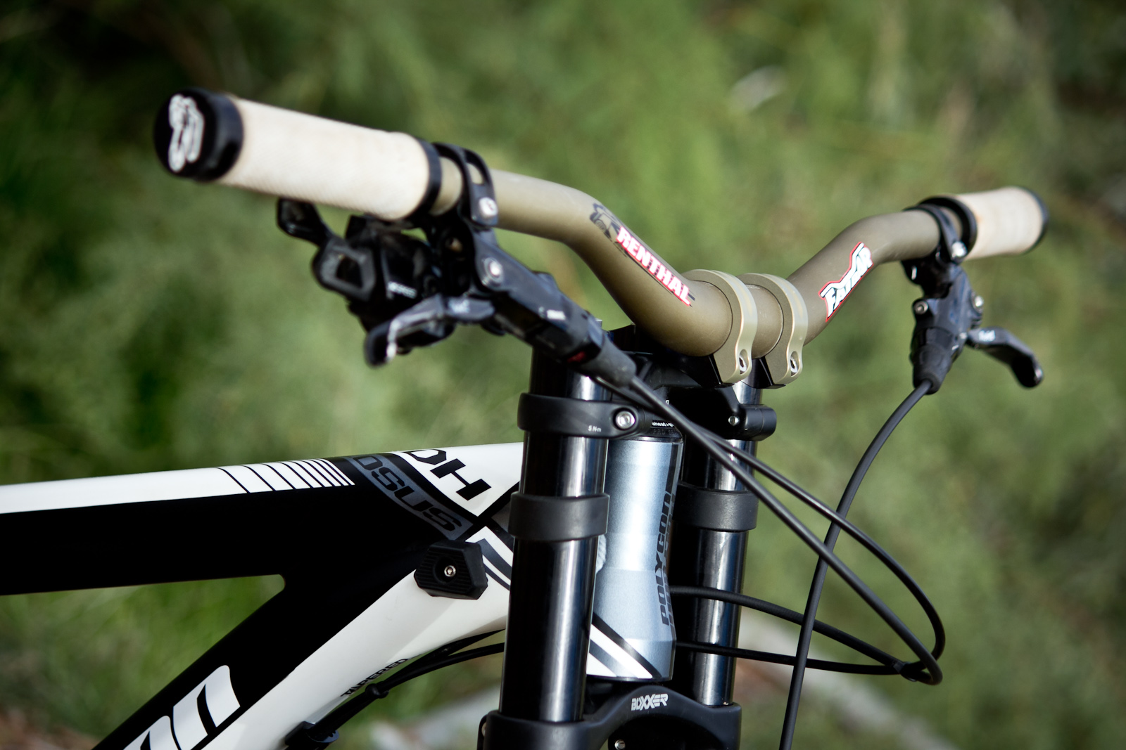 Renthal Cockpit - Rampage Pro Bike: Yannick Granieri's Polygon Collosus ...