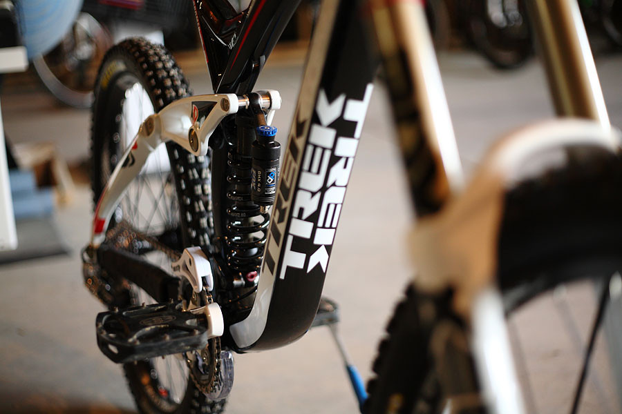 Fox DHX 4.0 Rear Shock - 2010 Trek Session 8 - Mountain Biking Pictures ...