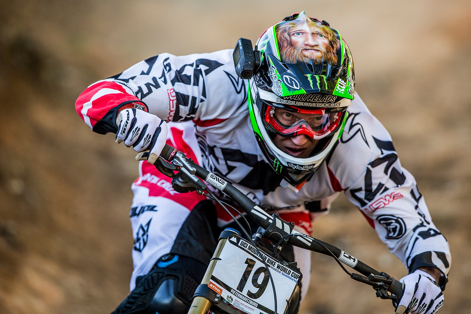 Steve Peat with Shimano Saint Lever and XTR Lever - PIT BITS - 2014 UCI ...