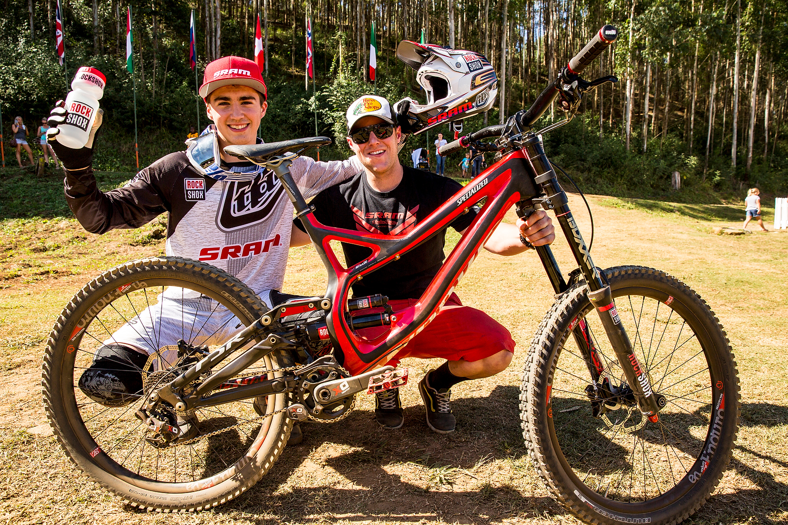 WINNING BIKE: Luca Shaw's Specialized Demo 8 - WINNING BIKE: Luca Shaw ...