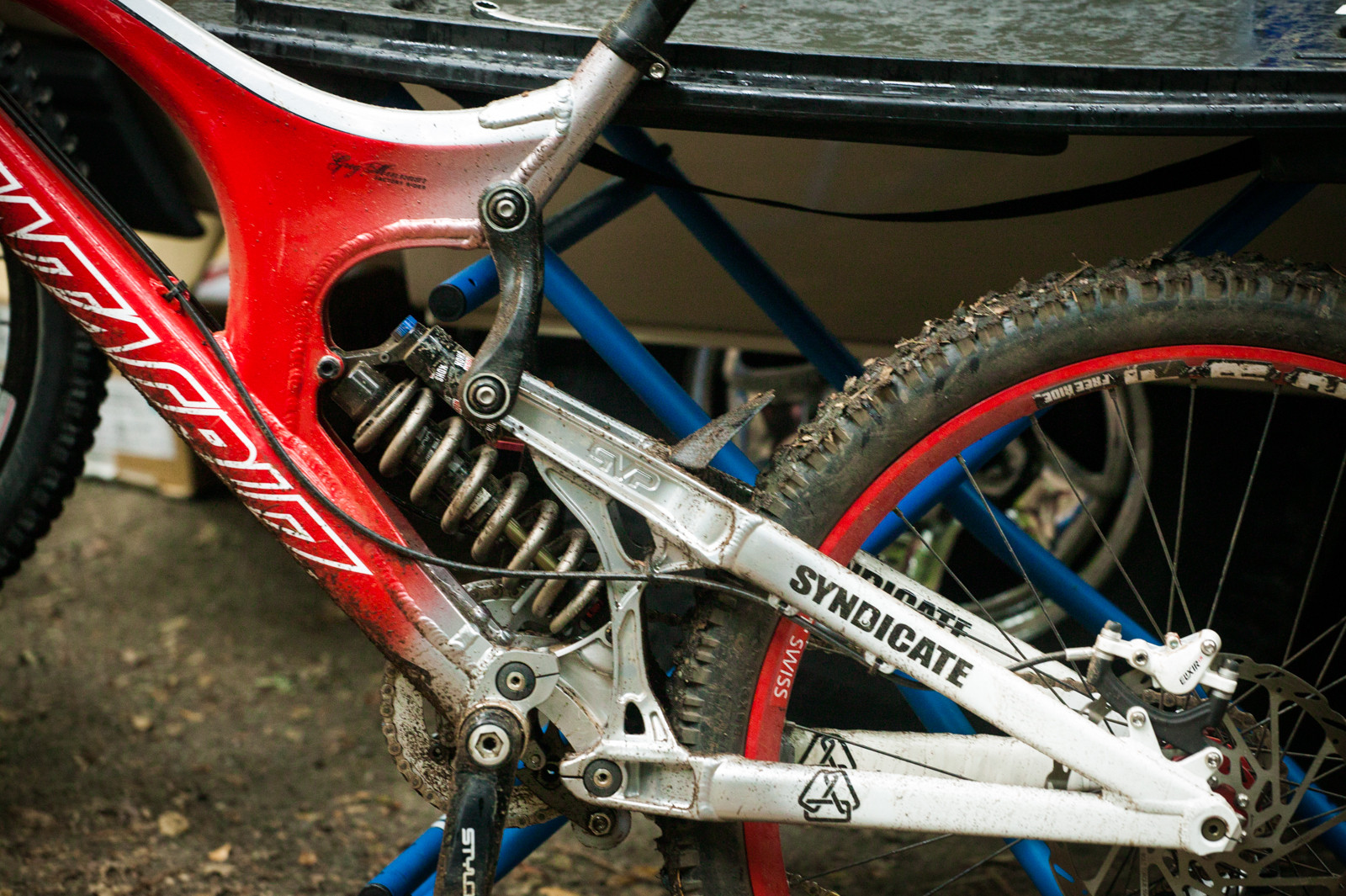 original_syndicate_09_v10proto2.jpg - Bikes Then and Now - Greg Minnaar ...