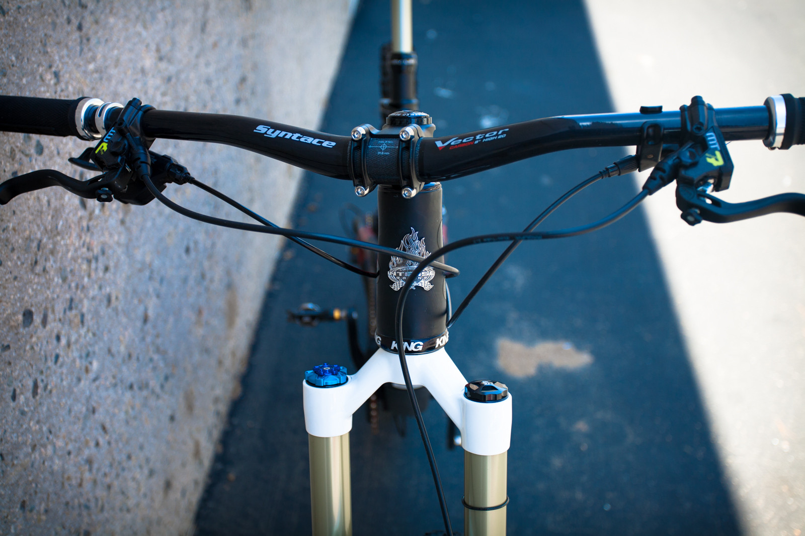 Syntace Vector High Bars on Brian Lopes' Intense Tracer T275 - Pro Bike ...